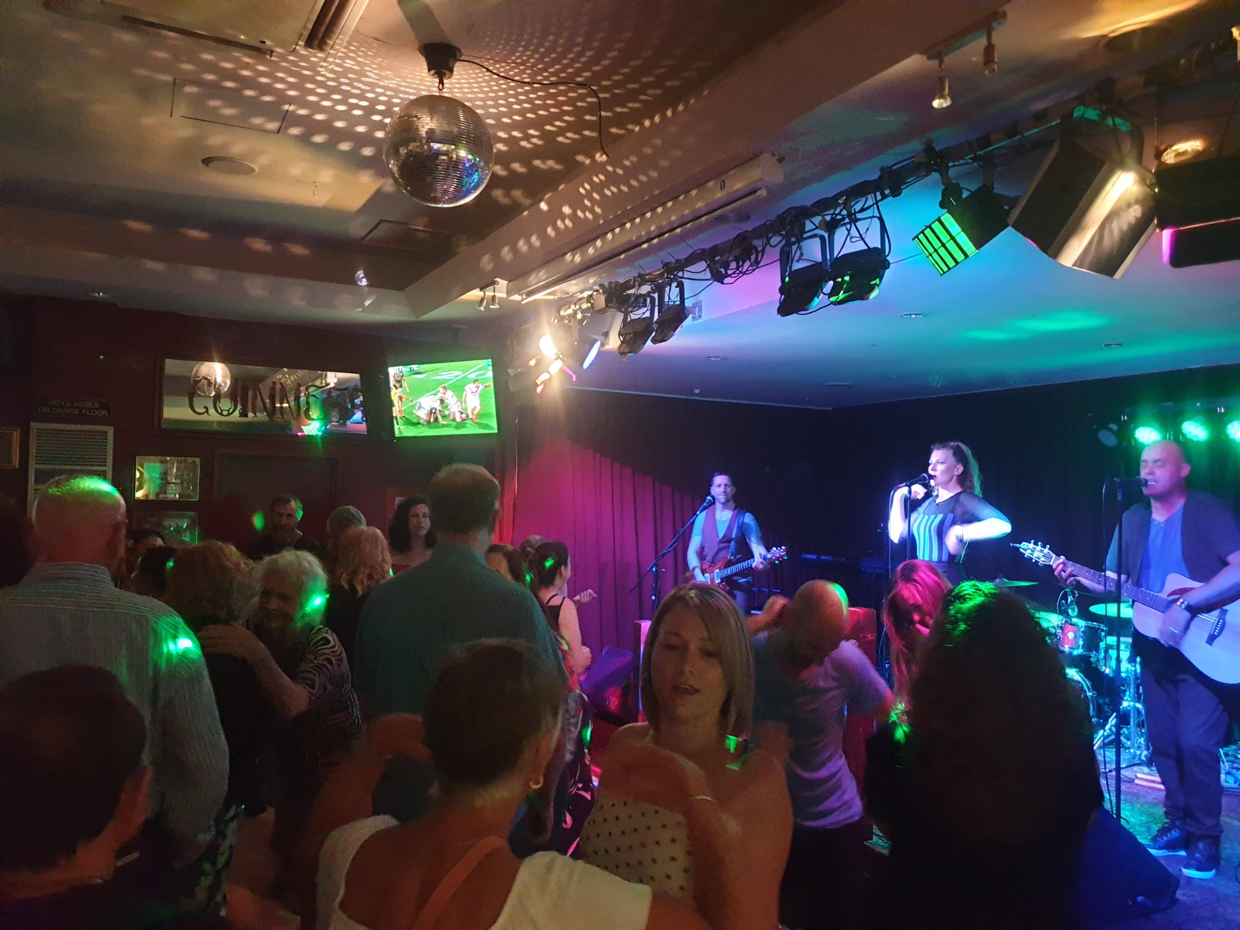 The Woodvale Tavern - Switch Band Perth